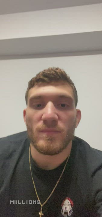 Robert Varricchio: Streams, Merchandise, Personal Videos | MILLIONS