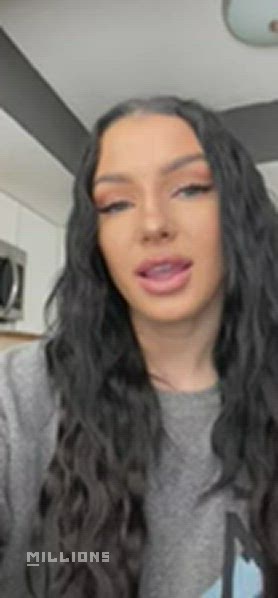 Lydia Warren: Streams, Merchandise, Personal Videos | MILLIONS